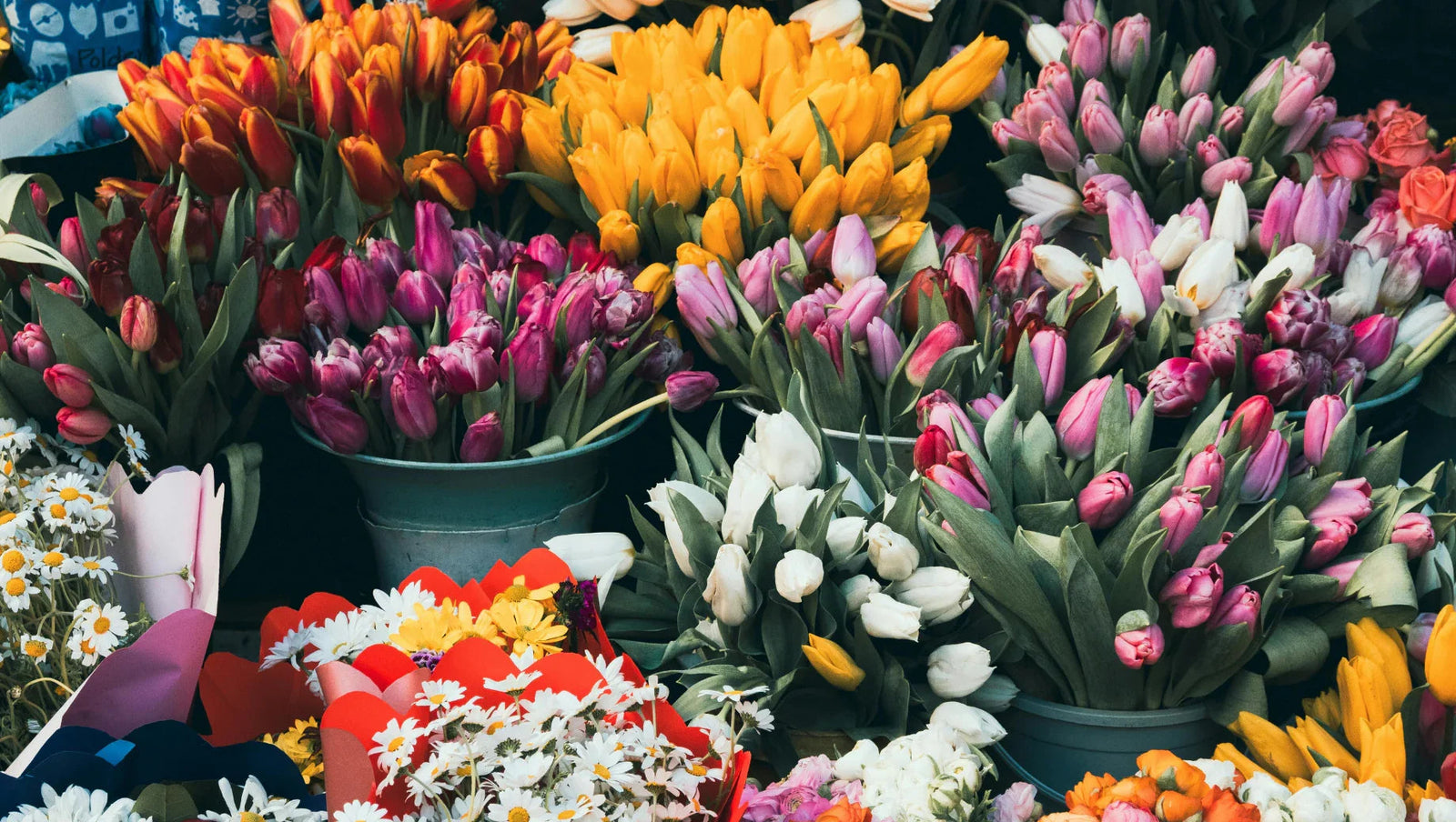 100 Heartfelt Love Messages for Mom to Brighten Her Day with Flowers ...